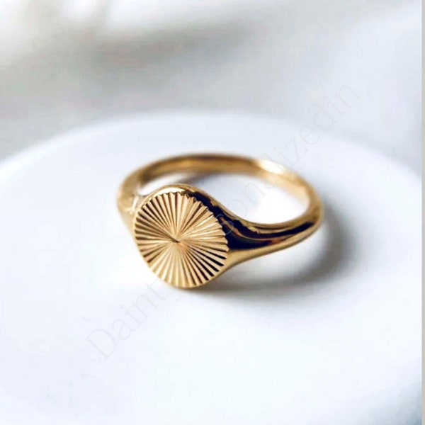 Sun Signet Ring - Etsy