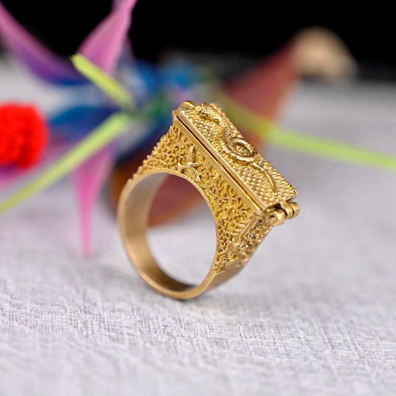 Poison Ring - Etsy
