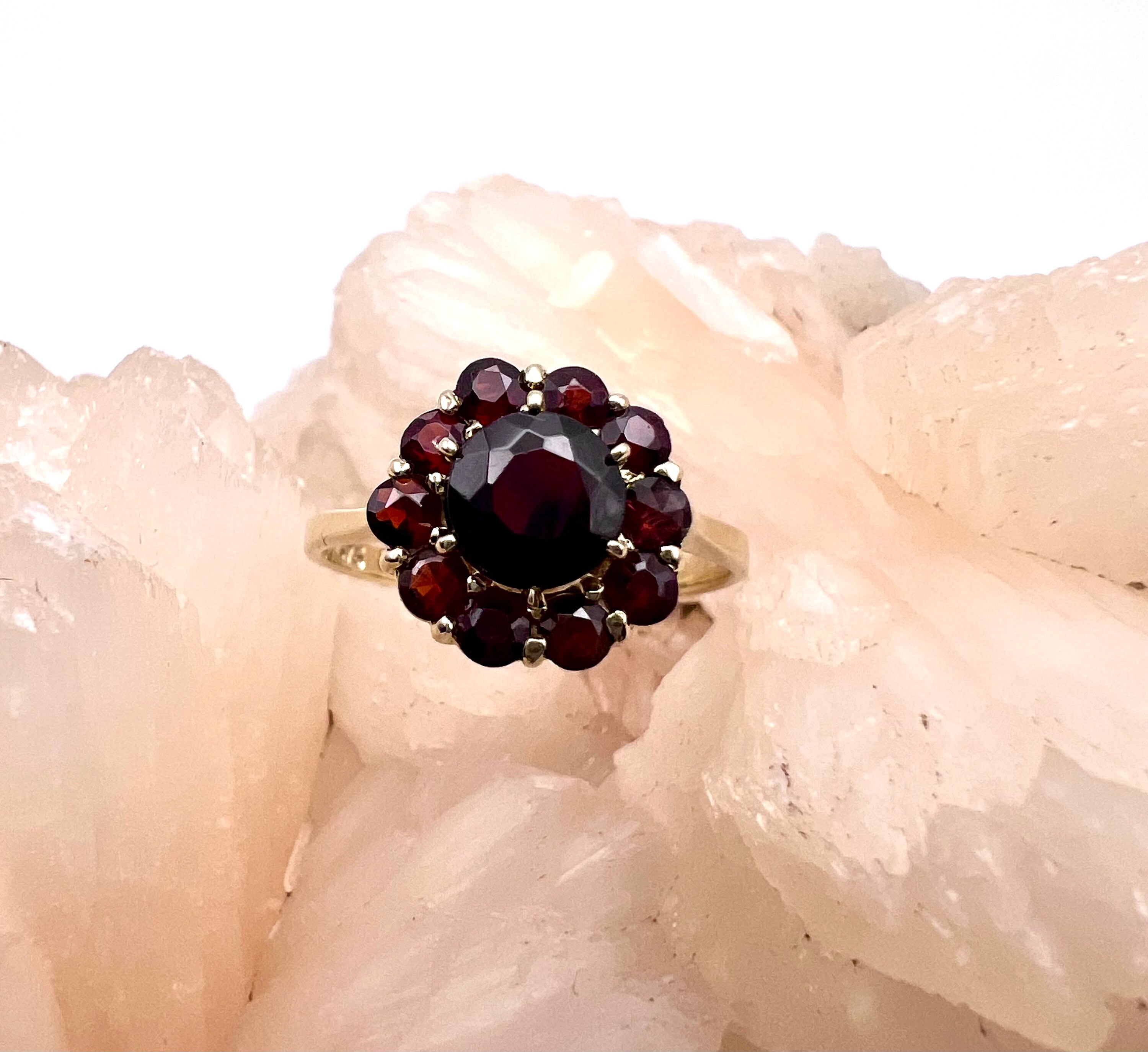 Romantik Granat Ring 375.Gold 10K. - Etsy.de