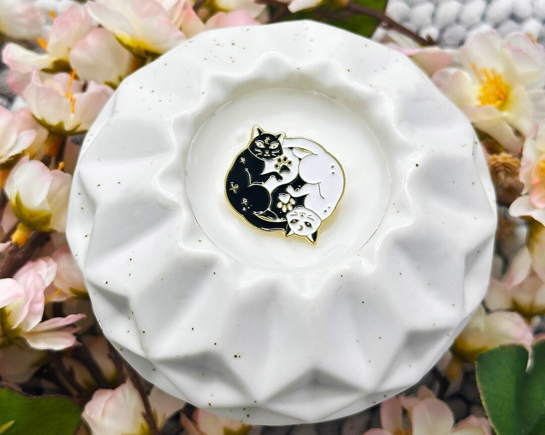 Purr-fect Harmony Cat Yin Yang Enamel Pin A Symbol of Balanced Love - Etsy