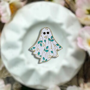 Spooky Ghosts Lovely Enamel Pin Collection Heart Ghost, Halloween Pin, Floral Gothic - Etsy