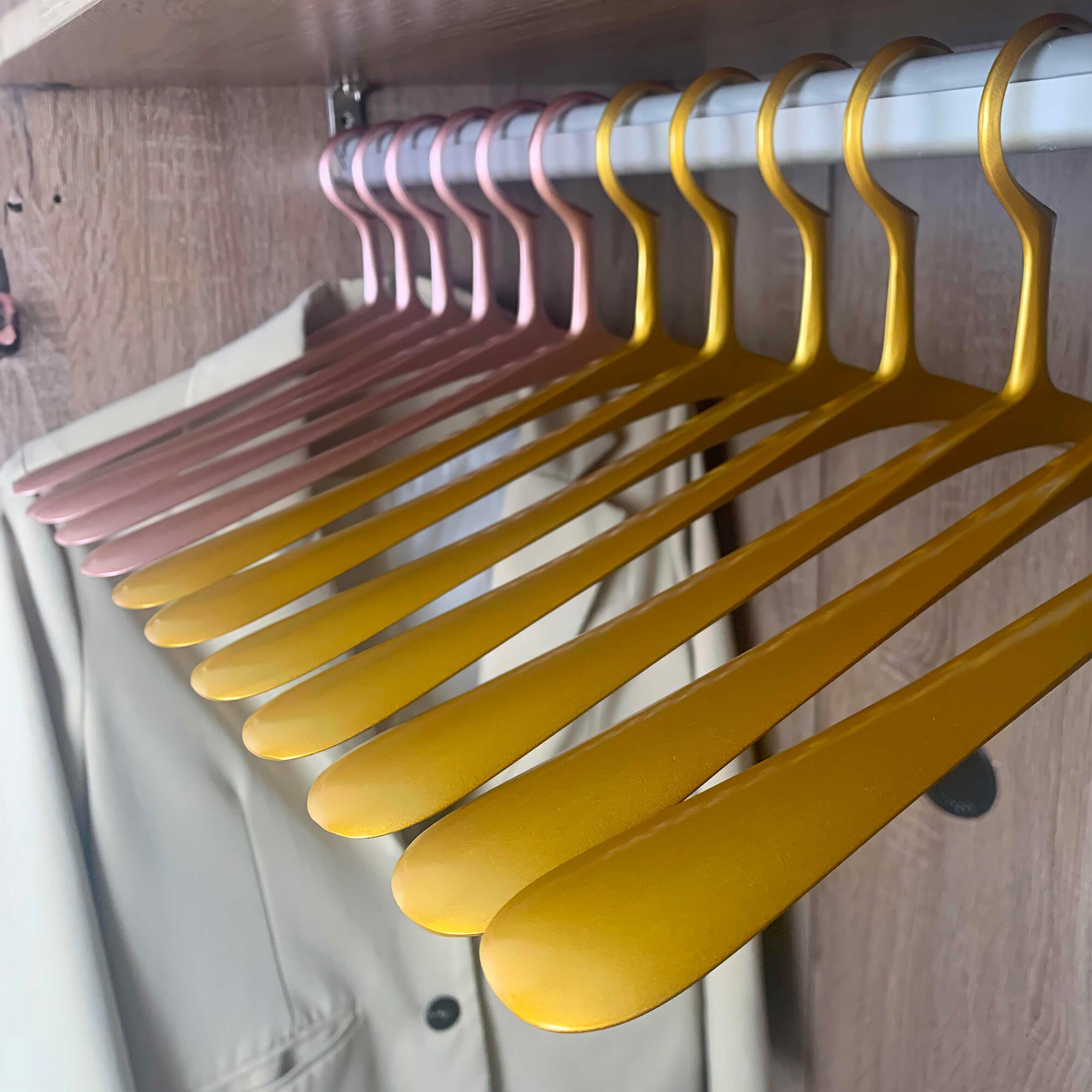 Elegant Swan Neck Shape Aluminum Alloy Clothes Hanger With With Small ...