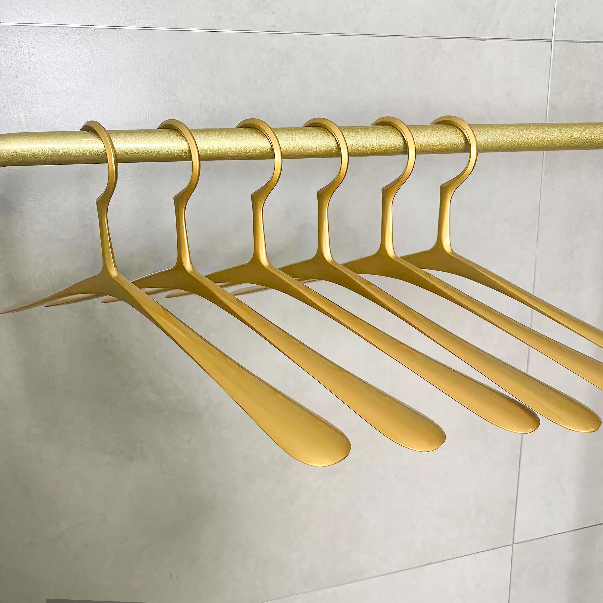 Elegant Swan Neck Shape Aluminum Alloy Clothes Hanger With With Small ...