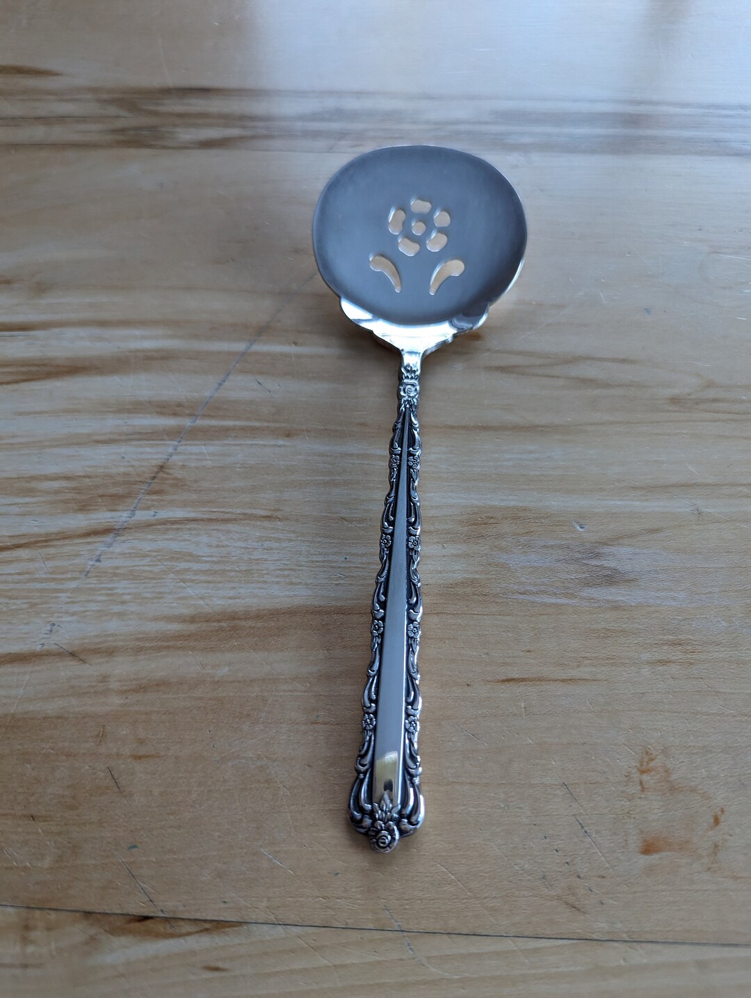 Silverplate 1881 Rogers Oneida Ltd BELLFONTAINE Tomato Server, Silver ...