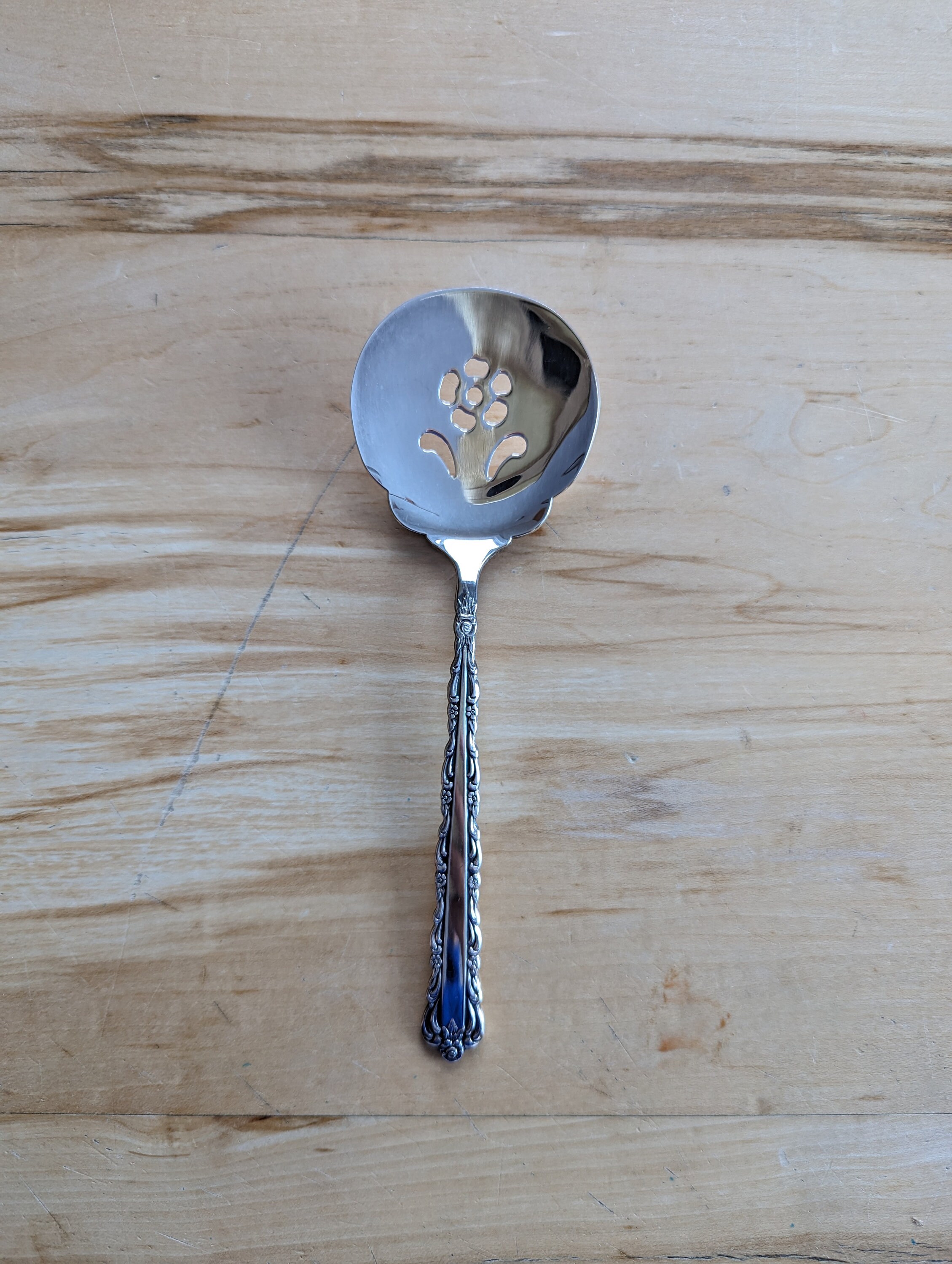 Silverplate 1881 Rogers Oneida Ltd BELLFONTAINE Tomato Server, Silver ...