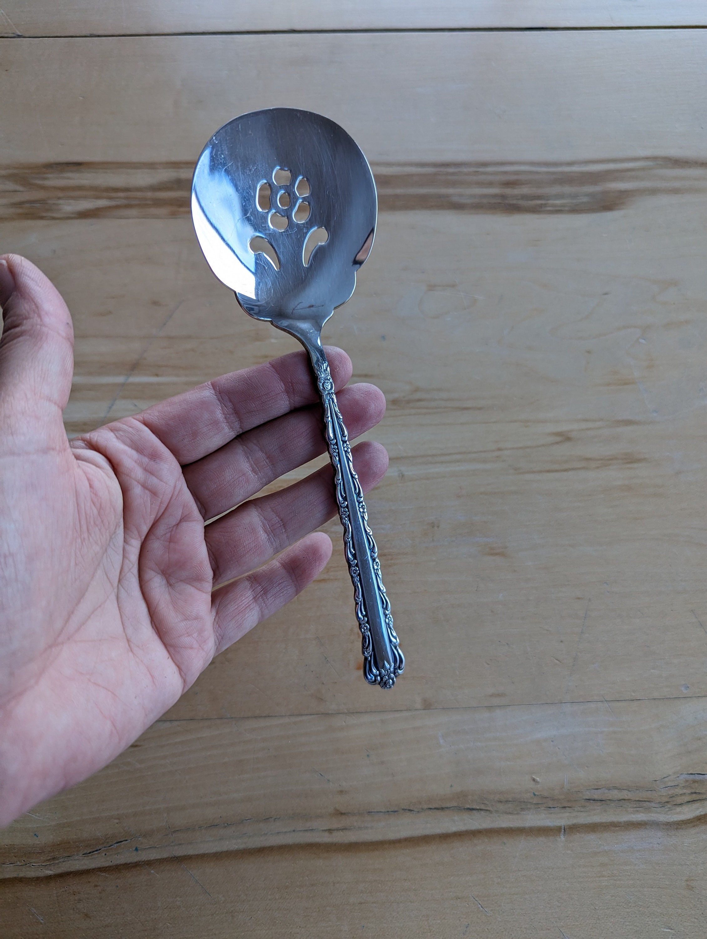 Silverplate 1881 Rogers Oneida Ltd BELLFONTAINE Tomato Server, Silver ...