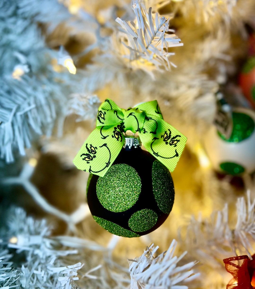 The Grinch Inspired Green and Black Glitter Christmas Polka Dot Glass ...