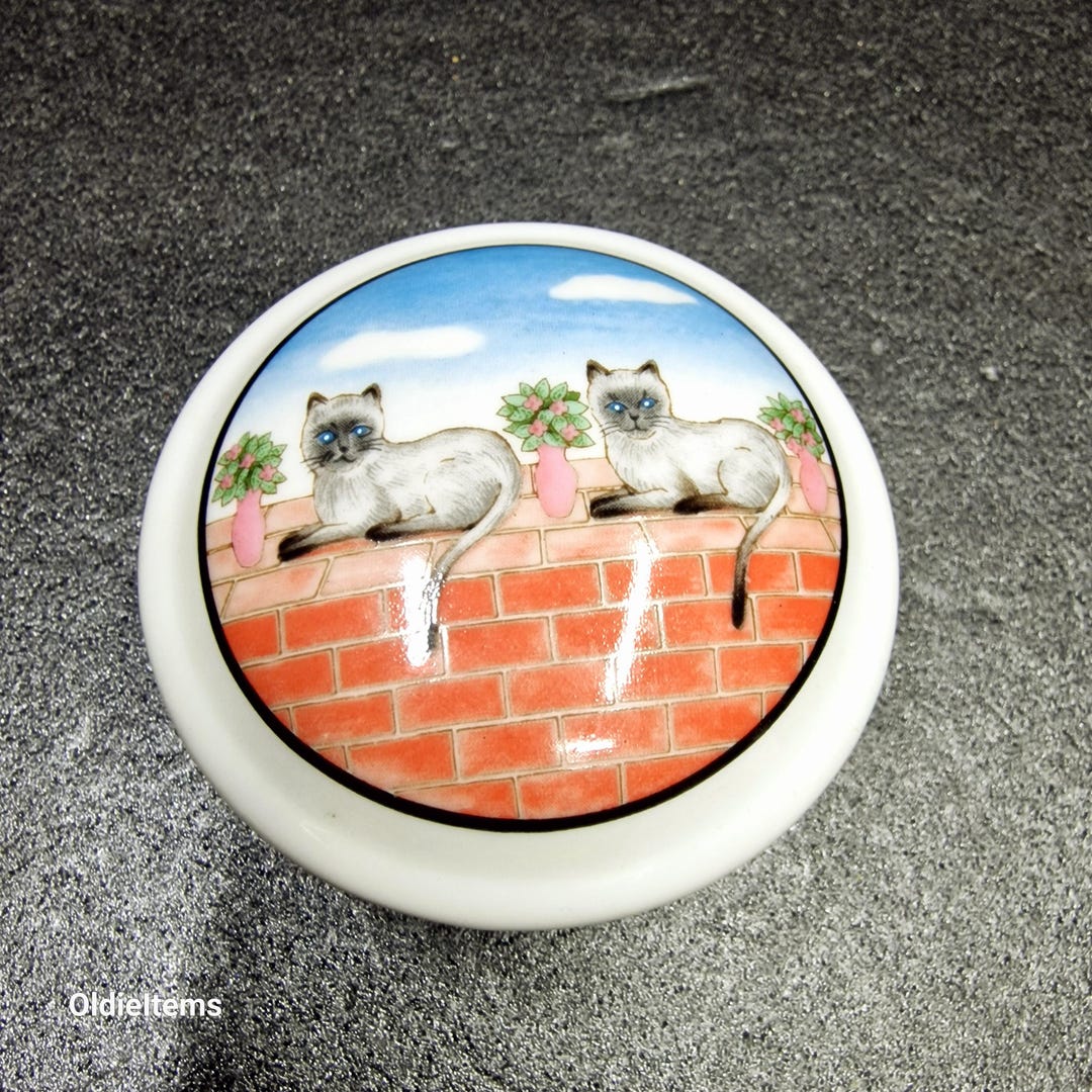 Vintage Porcelain Trinket Box With Beautiful Cats on the Wall Painting ...