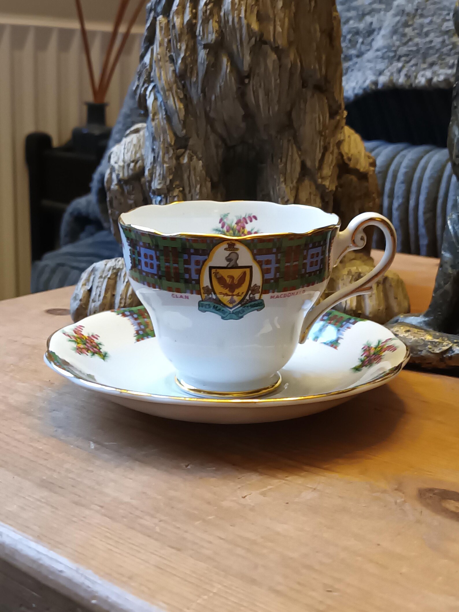 Lovely Vintage Royal Standard "bonnie Scotland Macdonald Clan" Fine ...