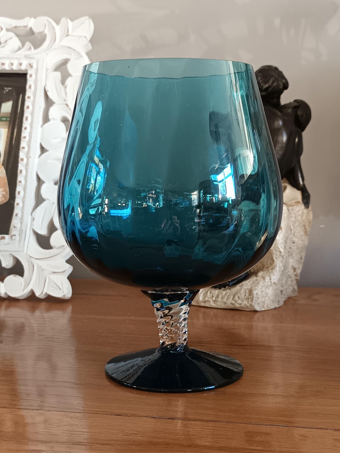 Beautiful Vintage Italian Large Deep Blue Scalloped Effect Twisted Stem ...