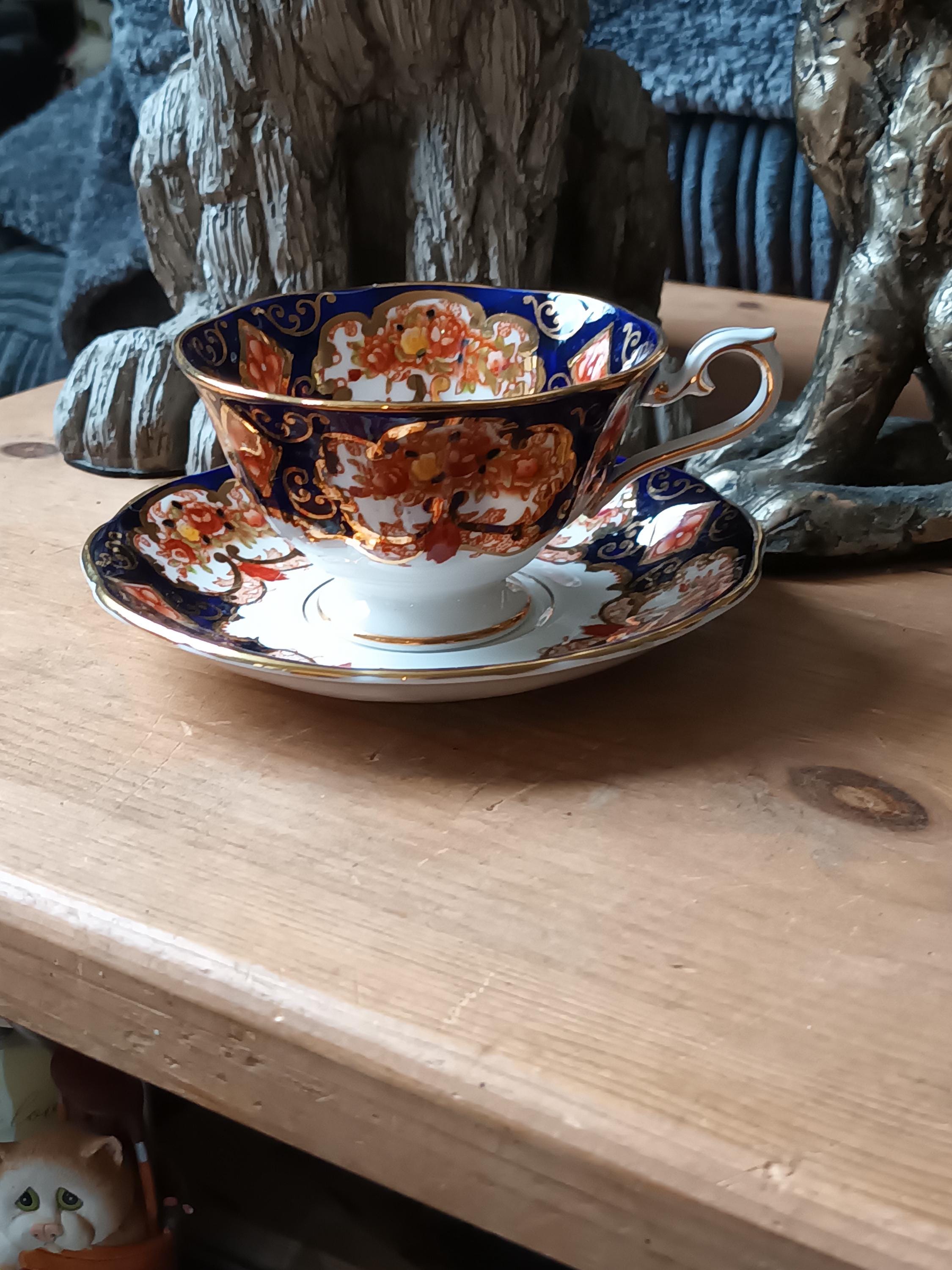 Beautiful Royal Albert Bone China Vintage Cup and Saucer Heirloom ...