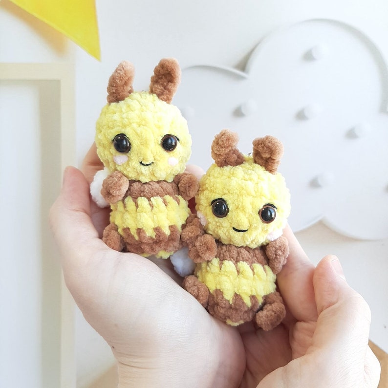 Crochet PATTERN Bee Keychain No Sew Amigurumi Tutorial PDF - Etsy