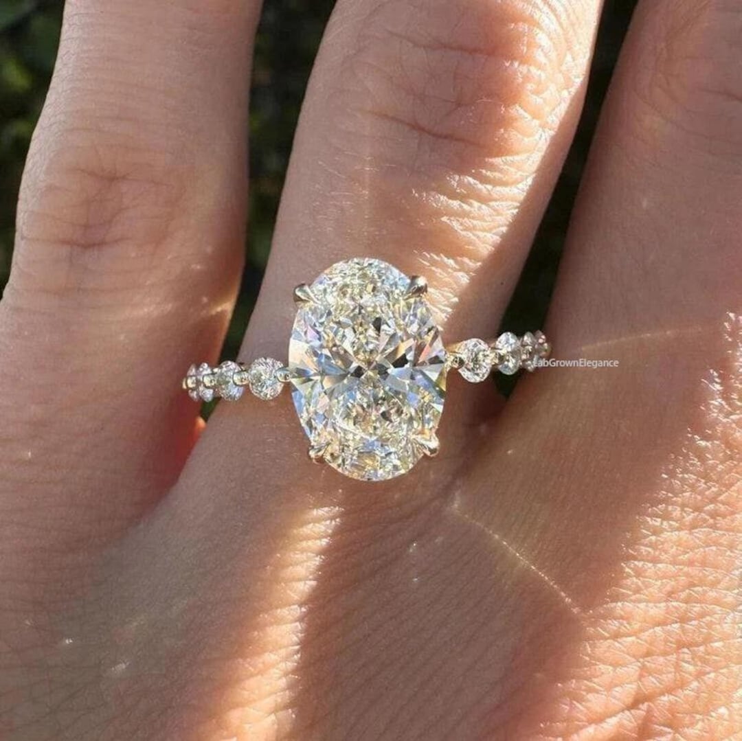 Oval Engagement Ring, Bubble Band Round Cut Wedding Ring , Lab Grown ...