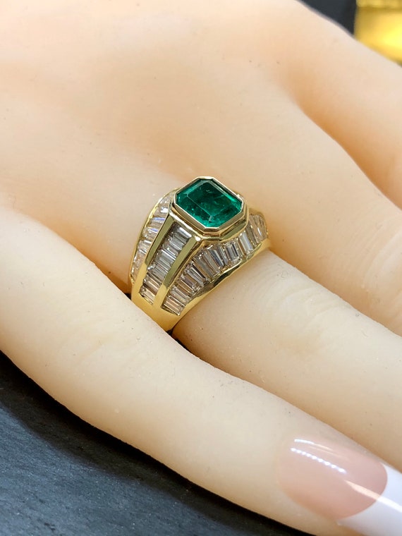 18K Emerald Baguette Diamond Ring - Gem