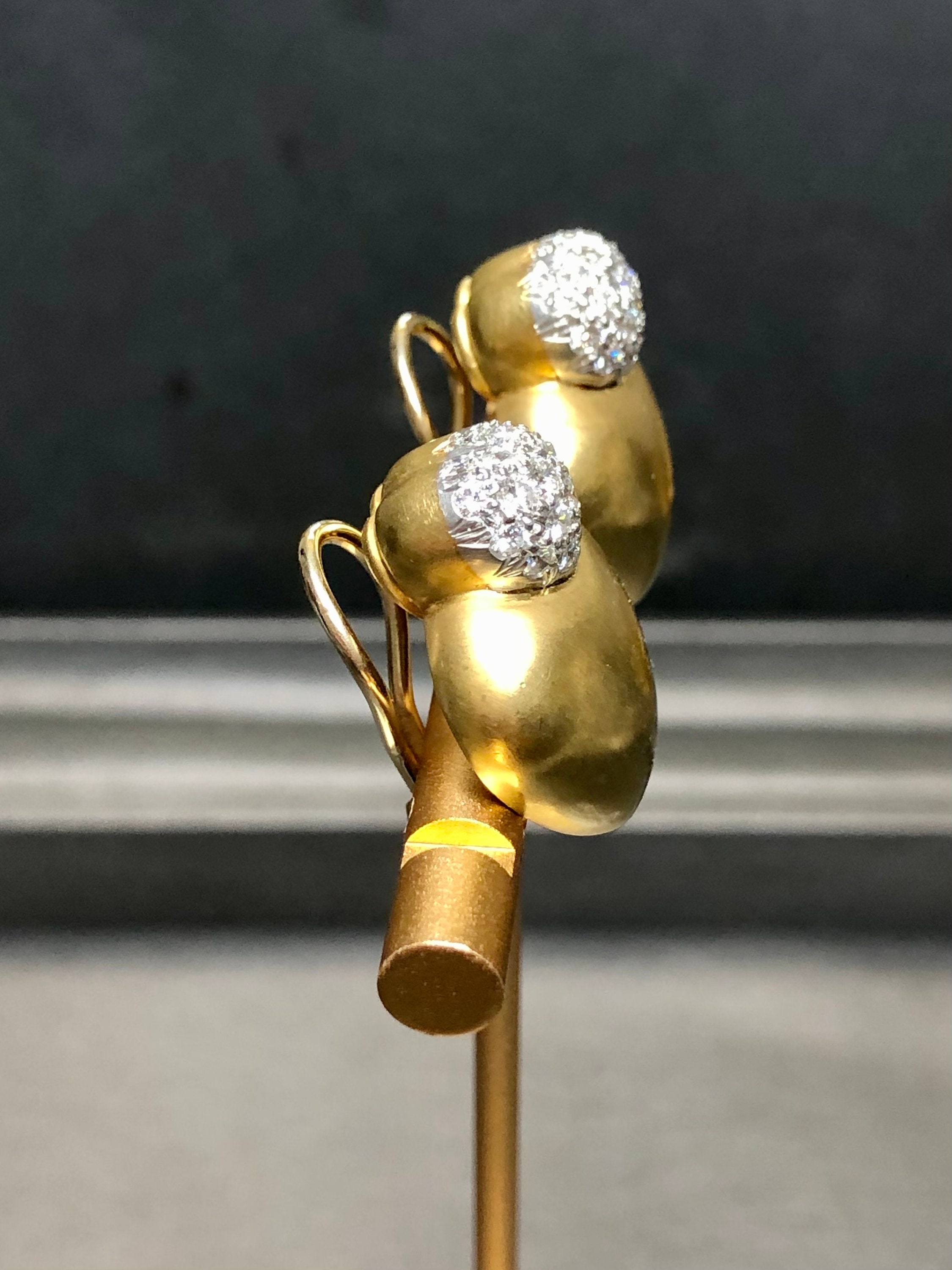 Estate 18K MARLENE STOWE 18K Diamond Clip on Heart Huggy Earrings G Vs ...