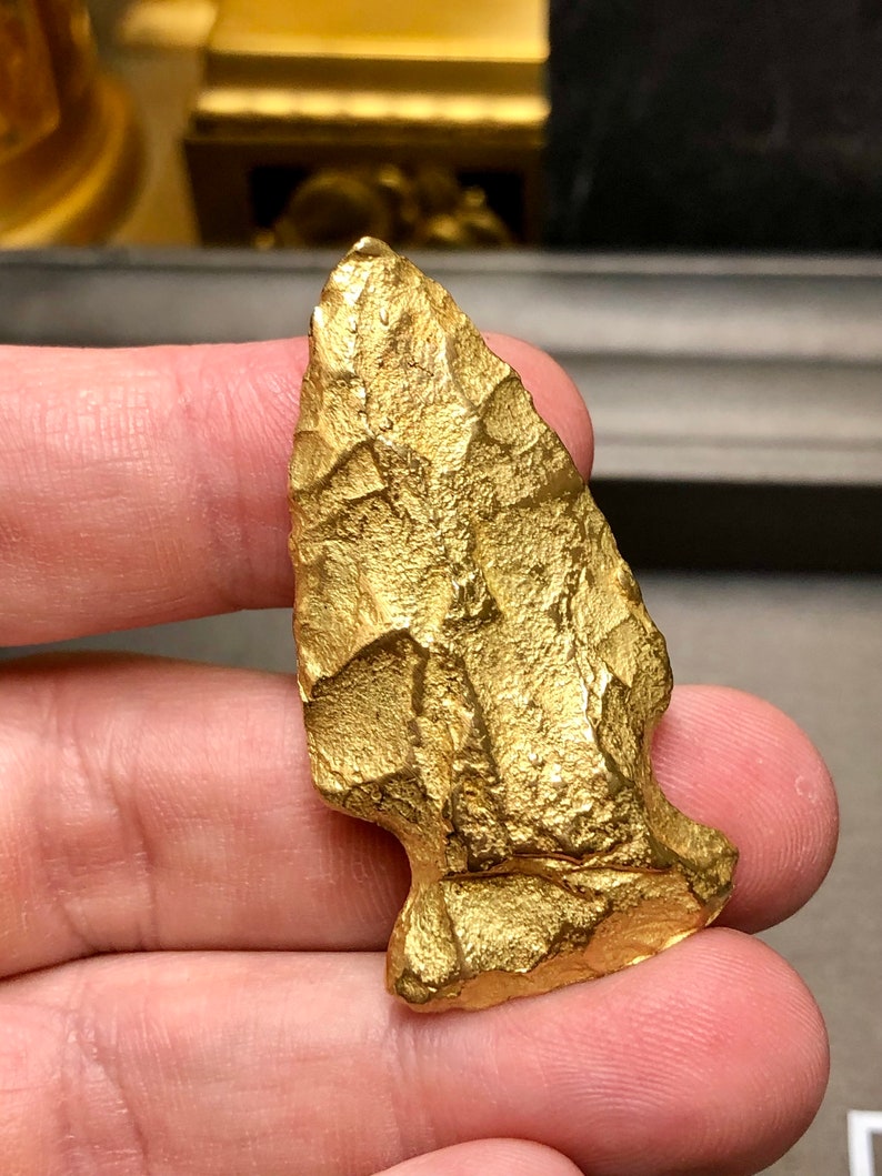 Vintage 18K Yellow Gold MERRIN French Textured Heavy Arrowhead Brooch ...