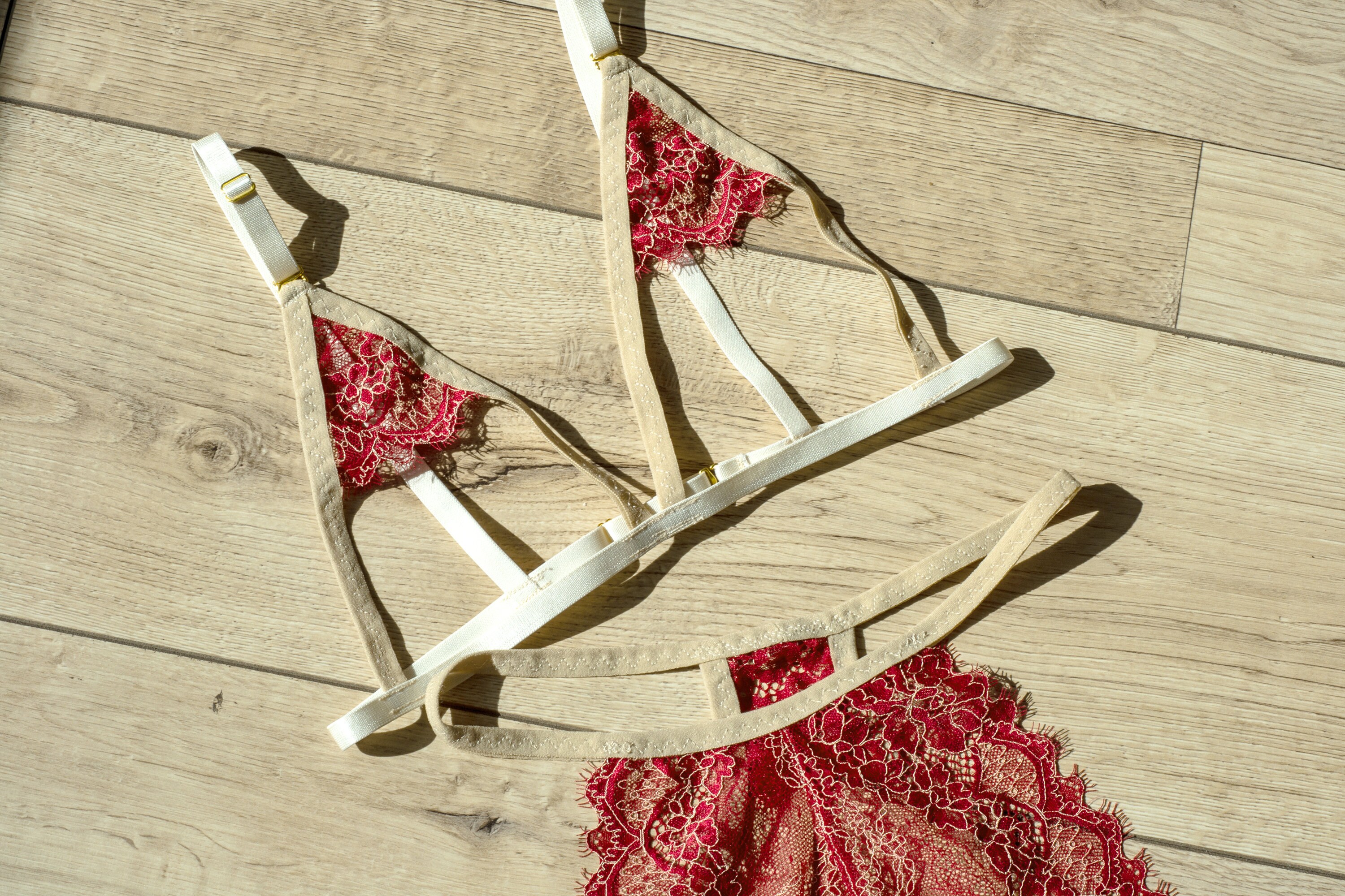 Awesome Burgund Easy-access Set Unique Garter Cupless Bra Catania - Etsy