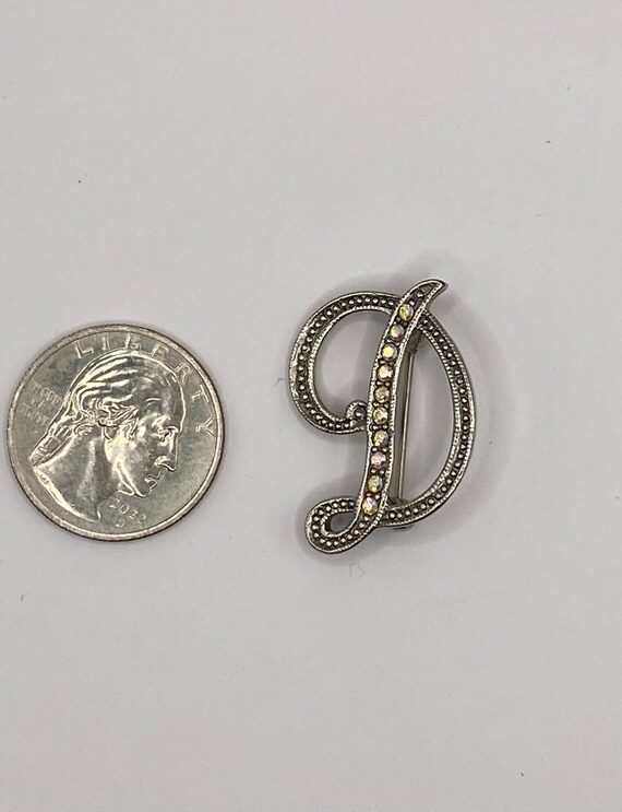 monogram d pin - Gem