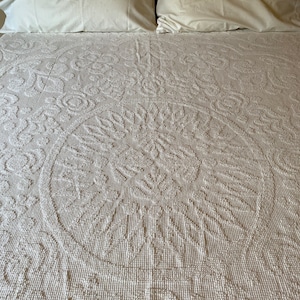 Vintage George Washington Style Bedspread - Etsy