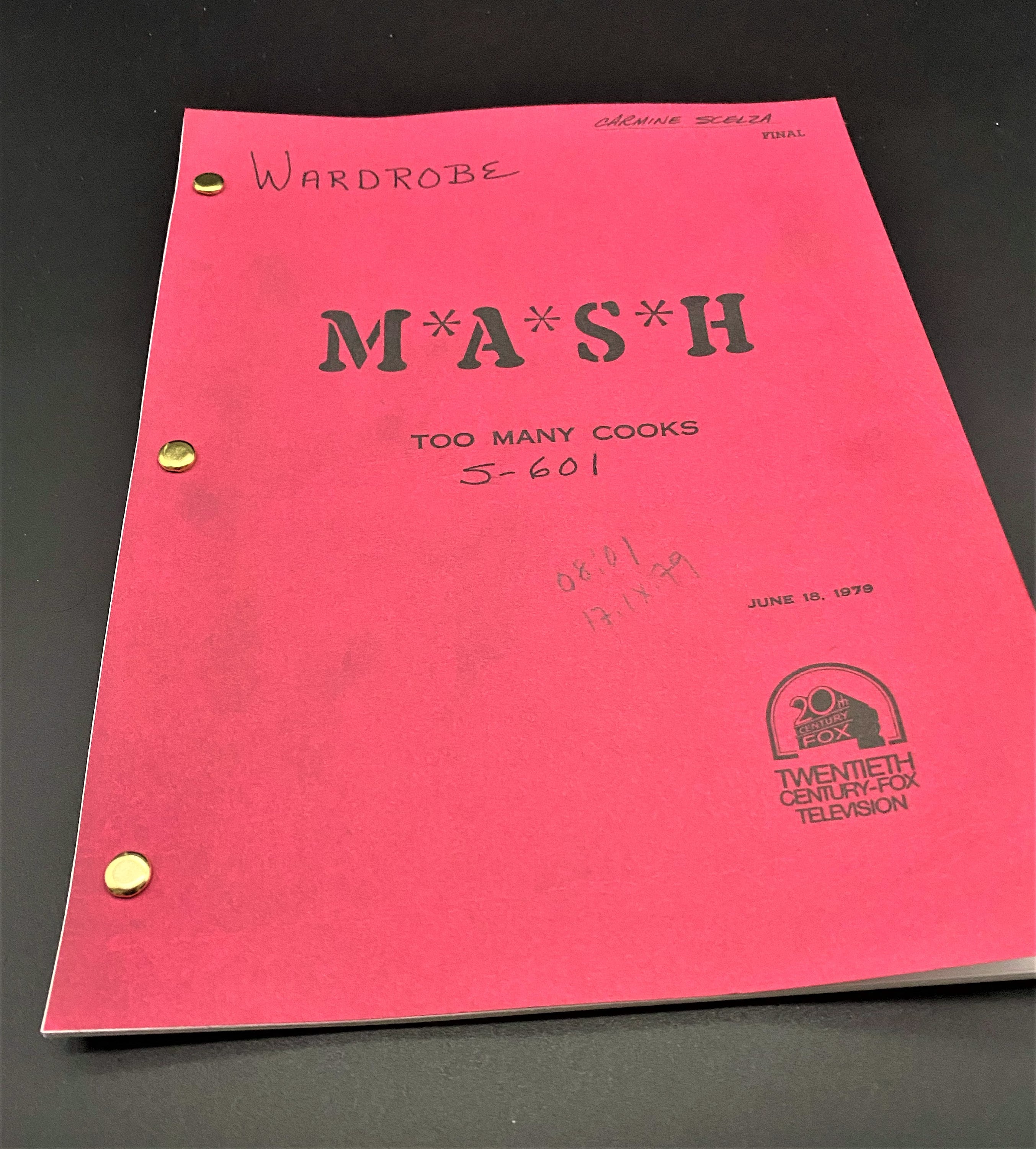 MASH TV Series Script, Wardrobe Department, Alan Alda, Mike Farrell ...