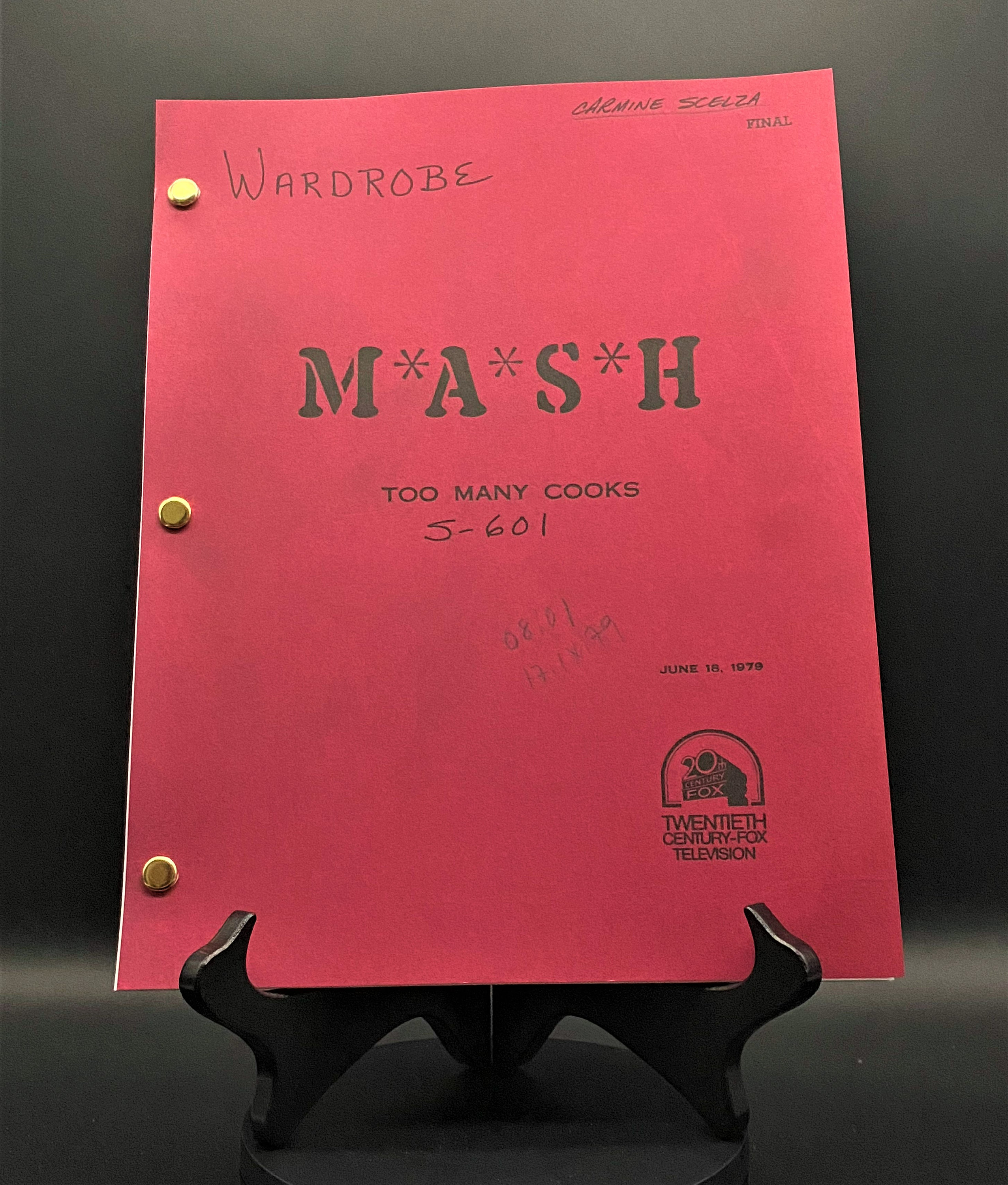 MASH TV Series Script, Wardrobe Department, Alan Alda, Mike Farrell ...