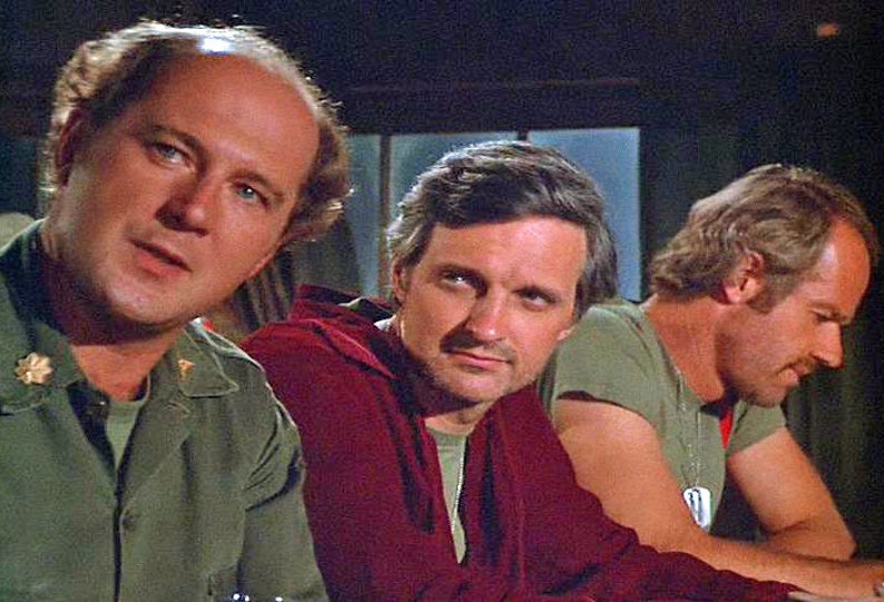 MASH TV Series Script, Wardrobe Department, Alan Alda, Mike Farrell ...