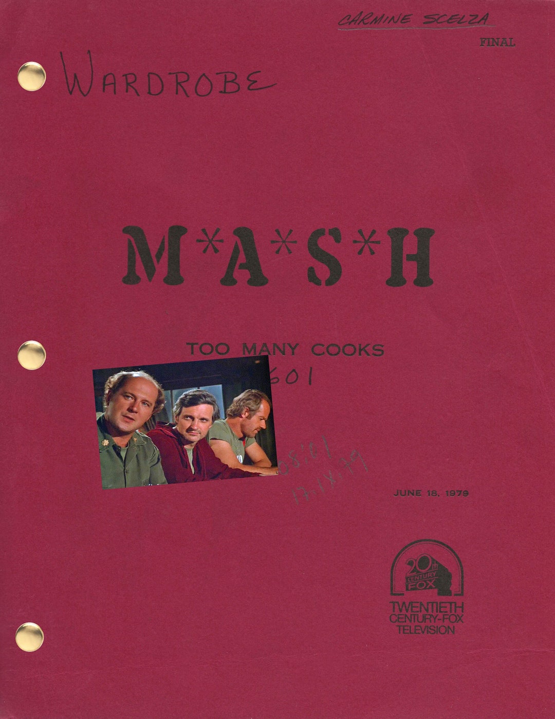 MASH TV Series Script, Wardrobe Department, Alan Alda, Mike Farrell ...