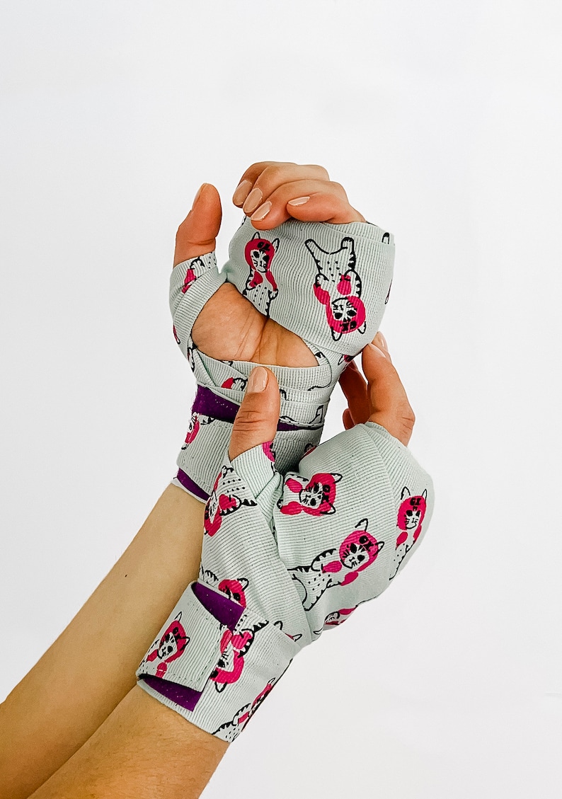 Boxing/kickboxing/muay Thai Hand Wraps - Kitten Design in Blue - 4.5m ...