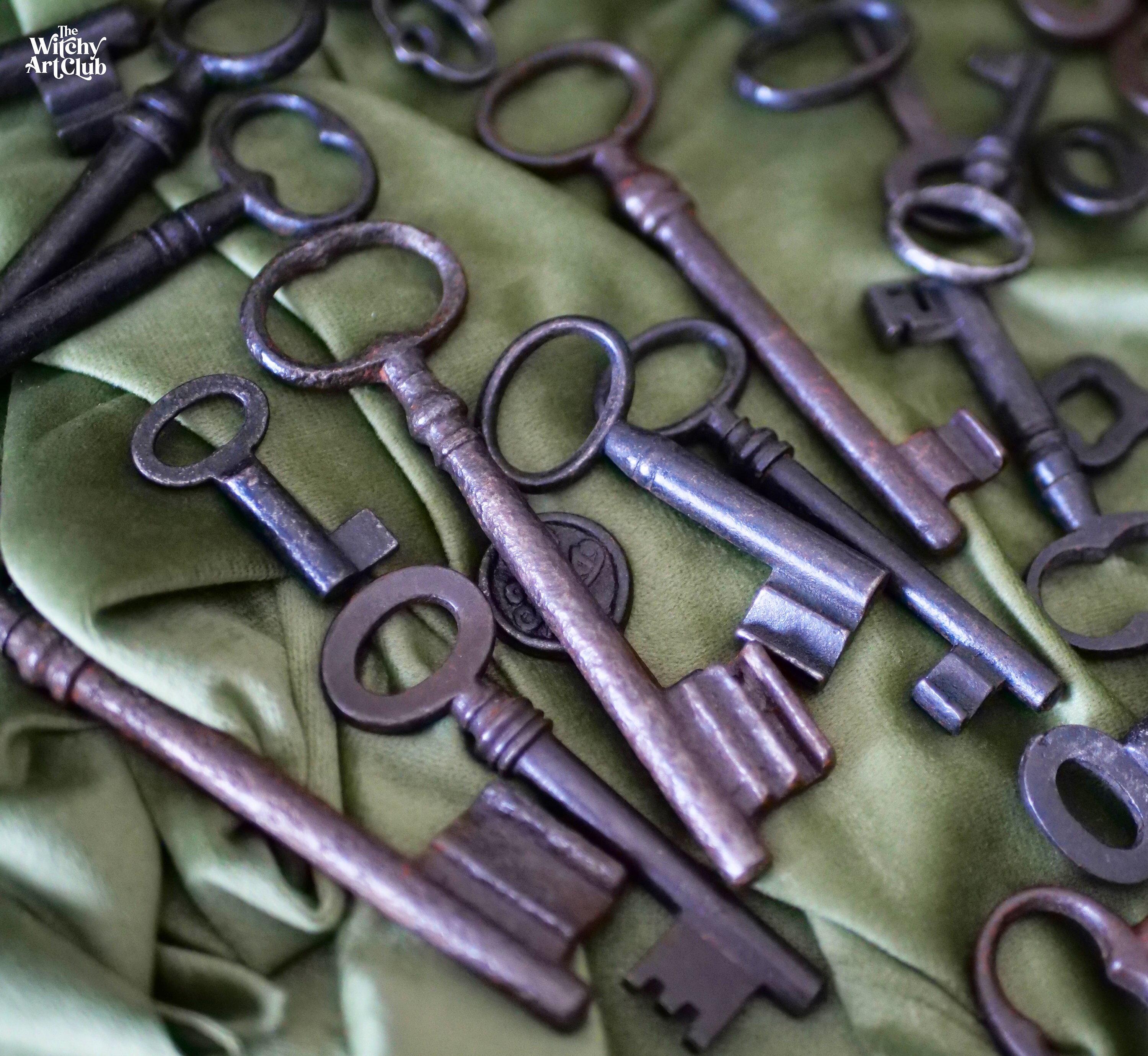 Vintage Skeleton Keys for Altar Space Hekate Symbol - Etsy Canada