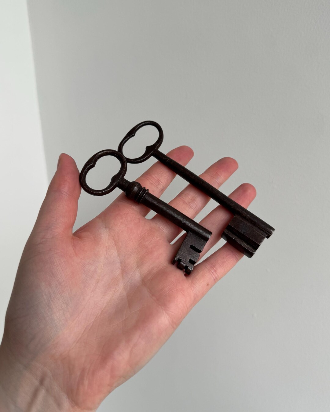 Vintage Skeleton Keys for Altar Space | Hekate Symbol | Antique Keys ...