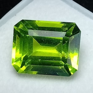 Precious 8 Ct Extremely Rare Natural Peridot Stone Excellent Green ...