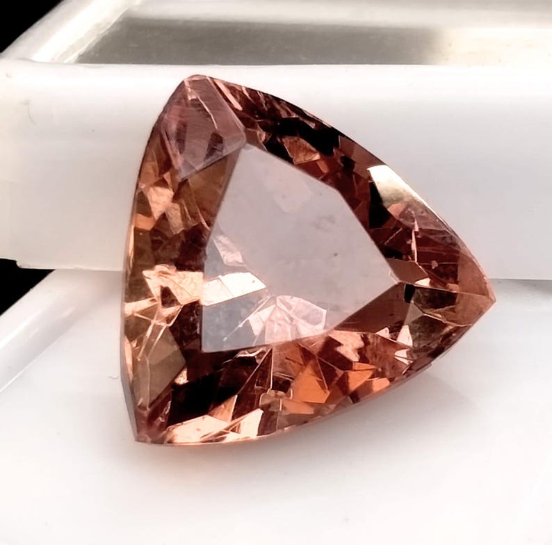 Mystic 7 Ct AAA+ Alexandrite Trillion Cut Color Change Alexandrie ...