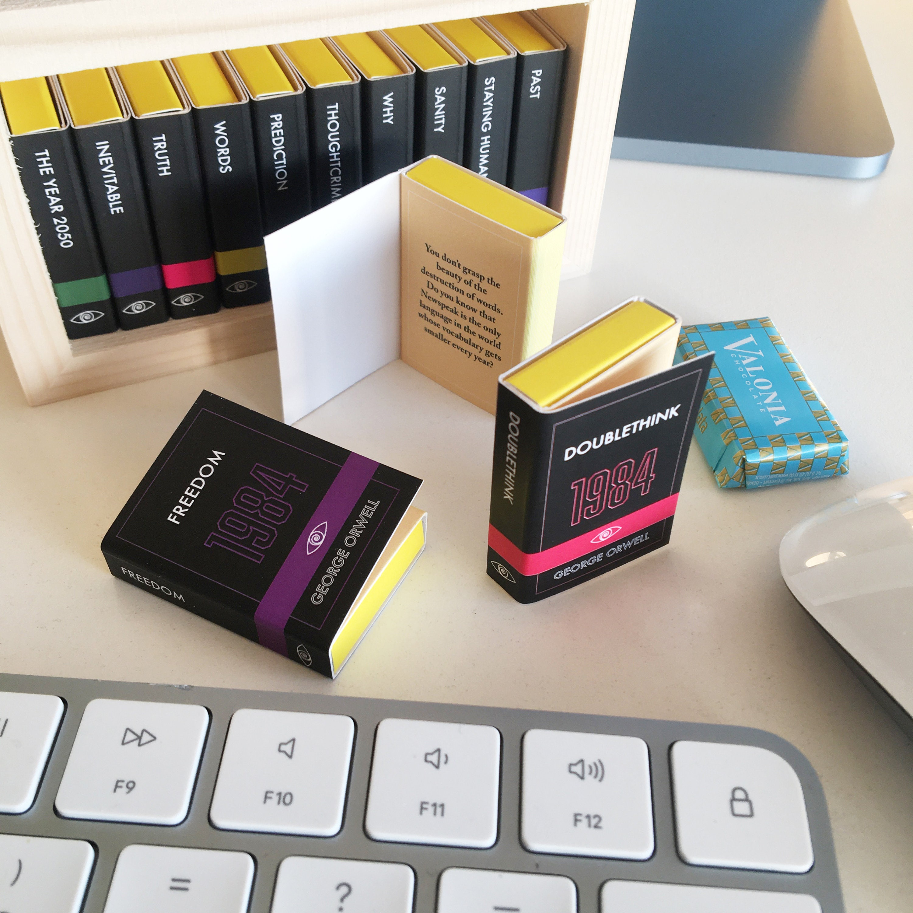 George Orwell 1984 Chocolate Library, There Are 30 Pieces of Chocolate ...