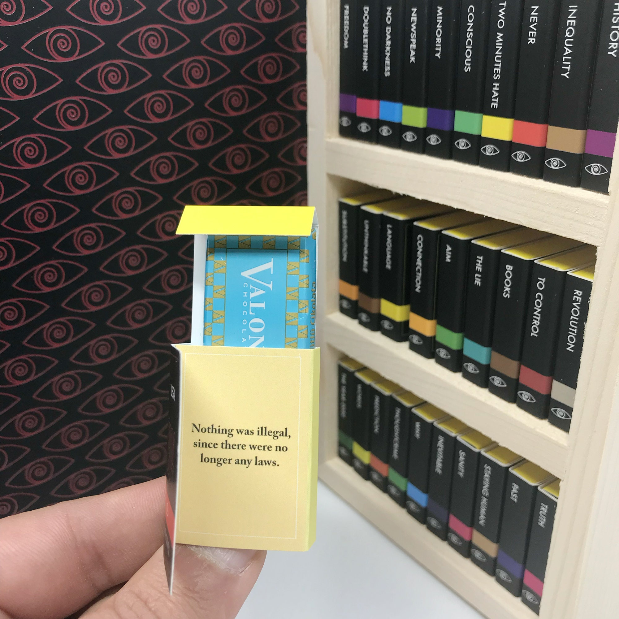 George Orwell 1984 Chocolate Library, There Are 30 Pieces of Chocolate ...