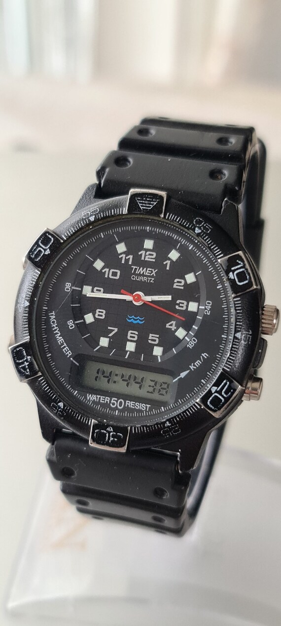 VINTAGE MEN'S 1980'S TIMEX Windup Thick Crystal 25129… - Gem