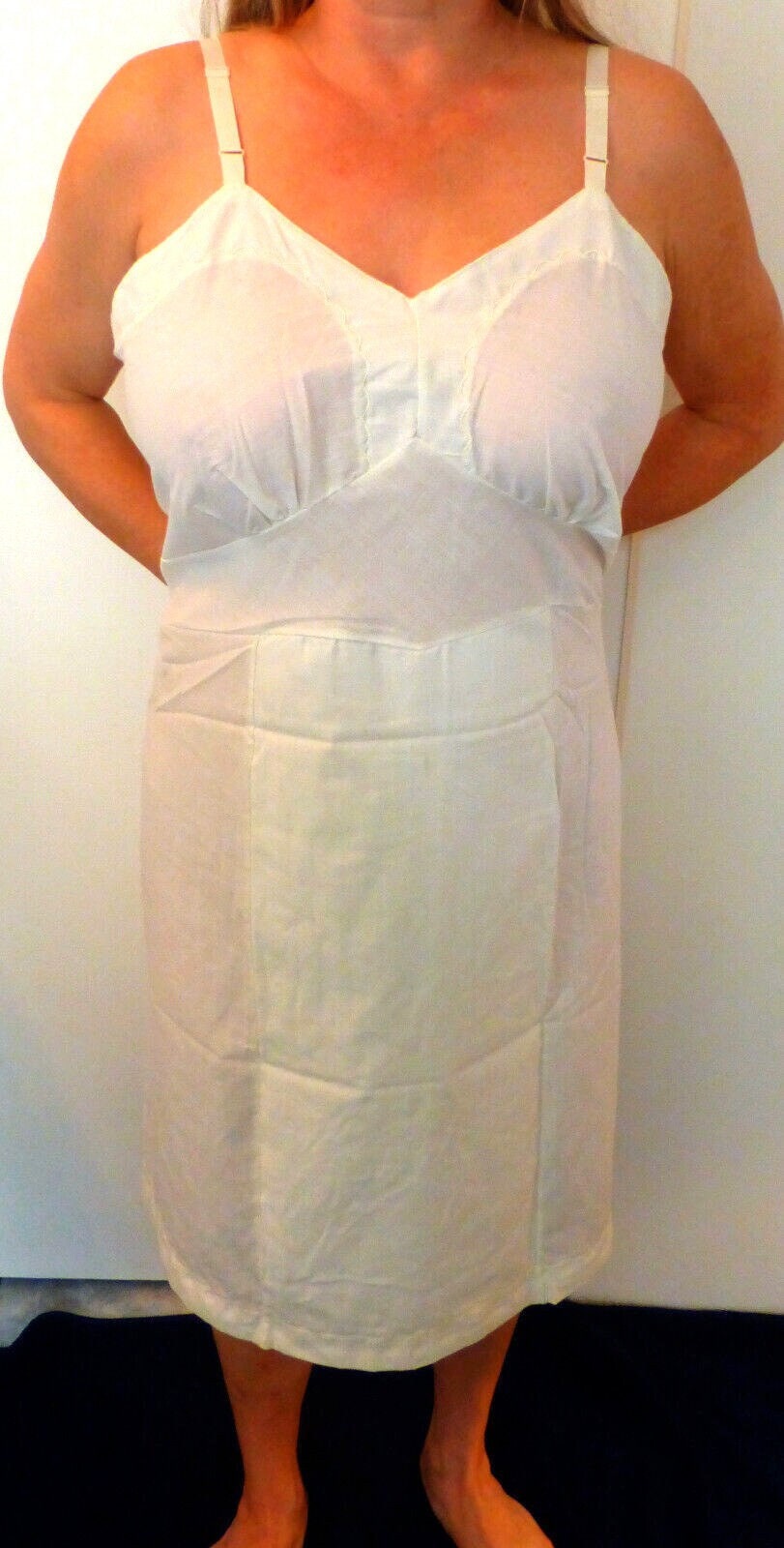 Elegant Stone Wear Vintage White Cottony Soft Embroidered Full Slip 44 ...