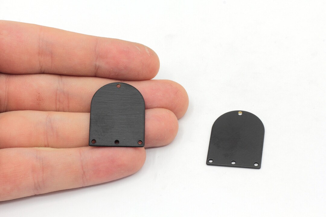 21x28mm Black Plated Textured D Shape Charm, Arch D Shape Necklace ...