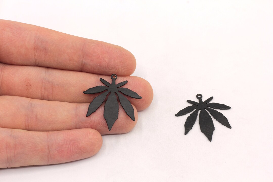 28x29mm Black Textured Marijuana Leaf Charm, Cannabis Leaf Pendant ...