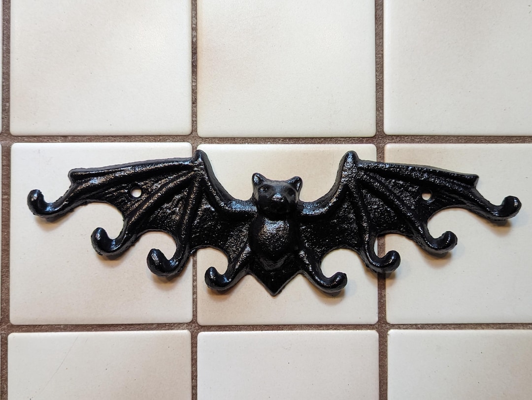 Gothic Cast Iron Bat Key Holder Wall Mount Fruit Bat Vampire Keys ...