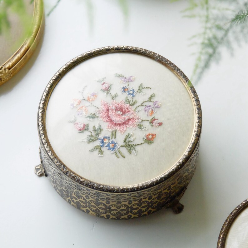 1930s-50s Regent of London Powder Vanity Box With Embroidered Lid ...