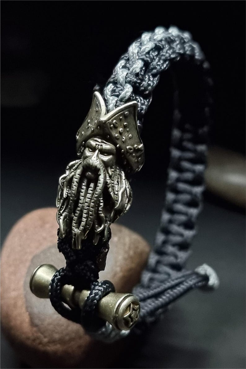 The Dead Pirate Edition: Personalized Handmade Pirate Paracord Bracelet ...