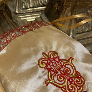 Regency Reticule in a Gold Taffeta With a Stunning Embroidery Design in ...