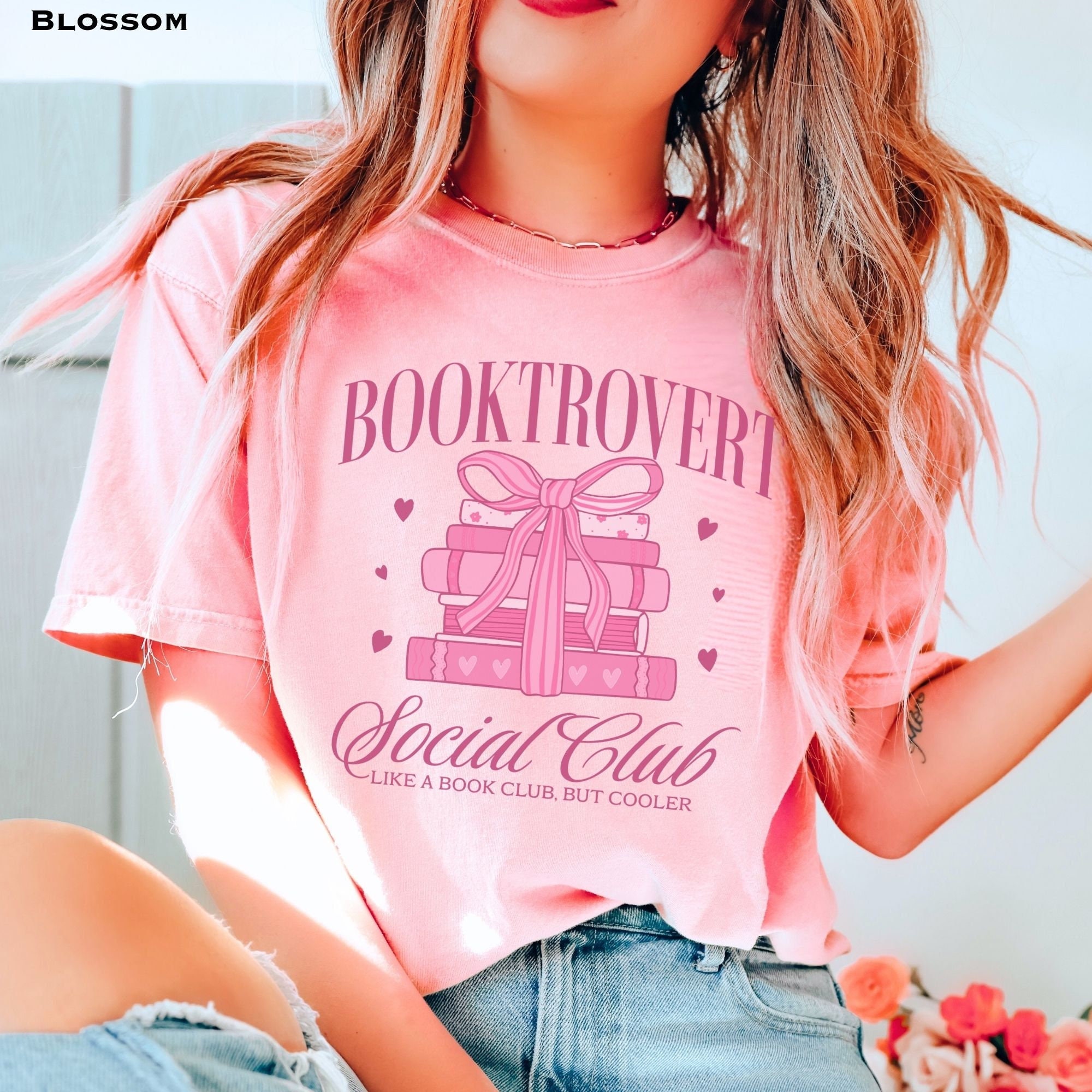 Booktrovert Coquette Book Lover Shirt, Bookish Girly Gift para maestra ...