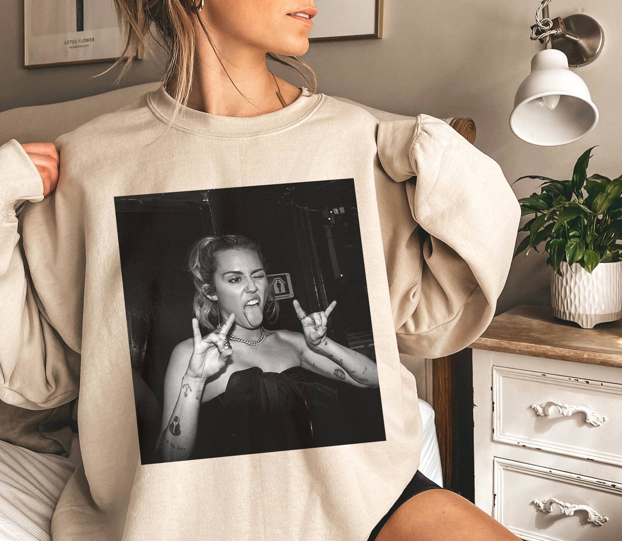 Miley Cyrus T Shirt Miley Cyrus Merch Miley Cyrus Endless Etsy
