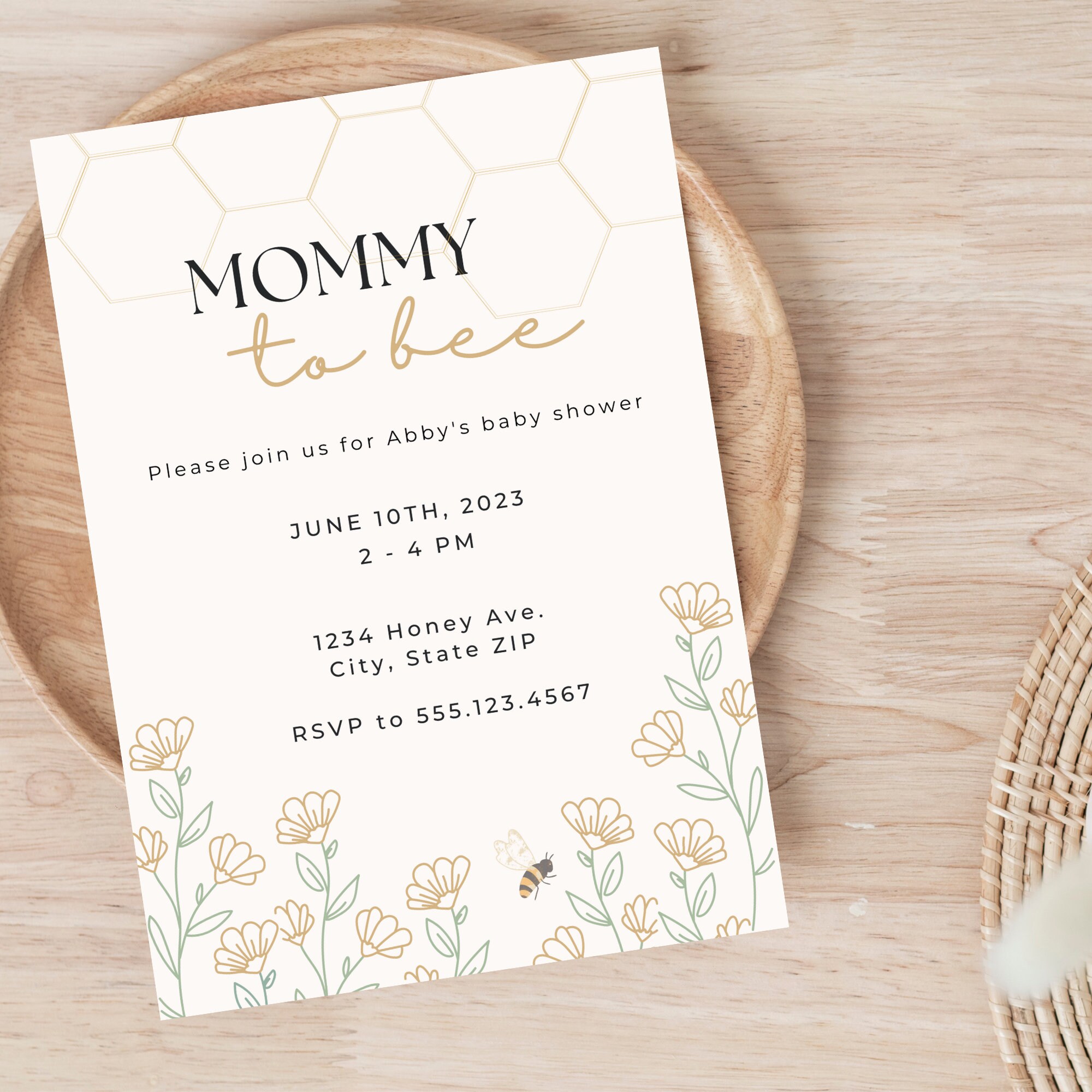 Plantilla de invitación de baby shower de mamá a abeja / panal ...
