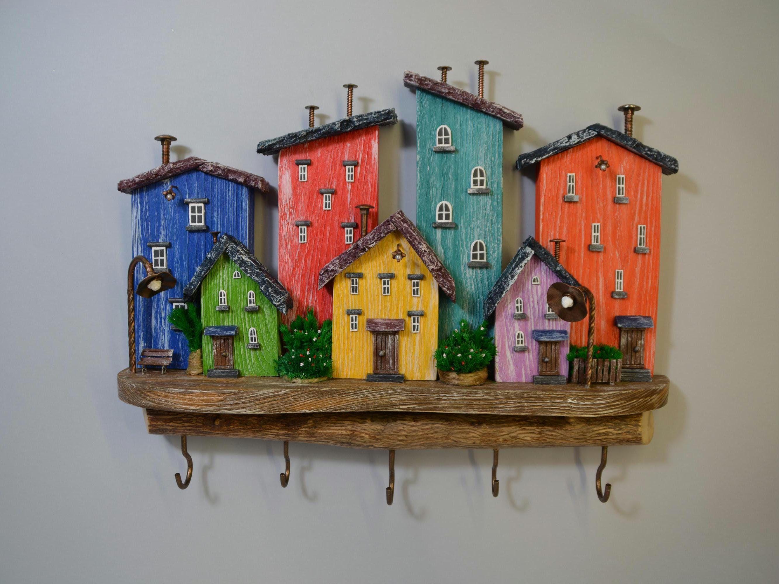 Porta llaves de madera de colores, Casas pequeñas, Gancho de pared ...