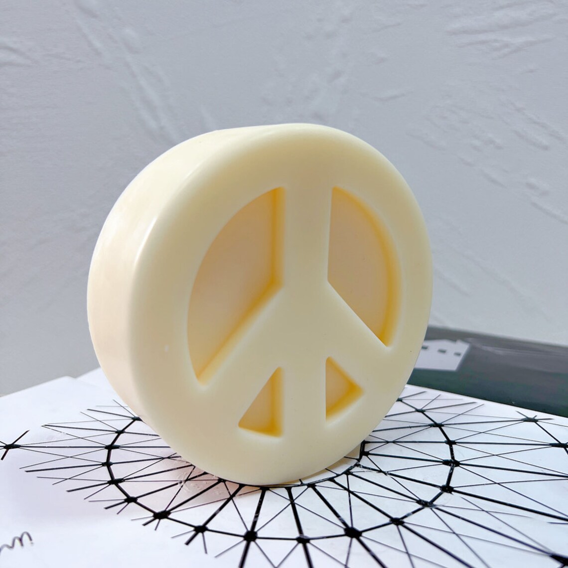 DIY Circle Peace Sign Candle Mold Round Peace Symbol Soy Wax Candles ...