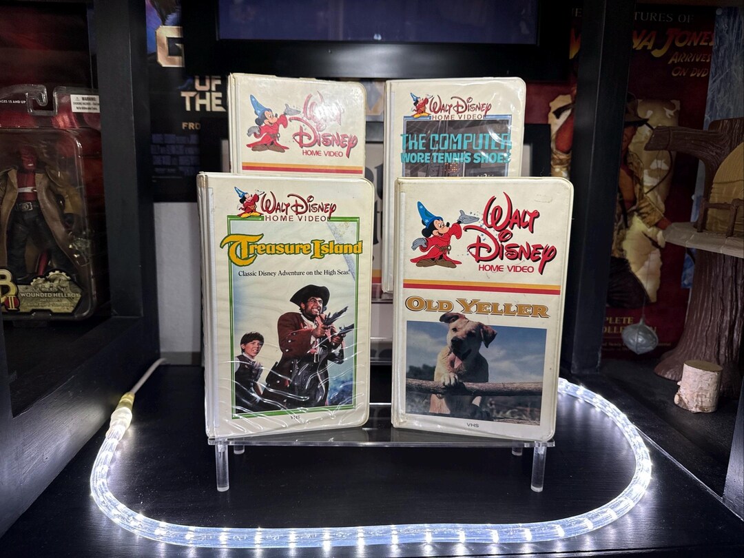 Walt Disney Home Video Lot VHS Freaky Friday Old Yeller White Clamshell ...
