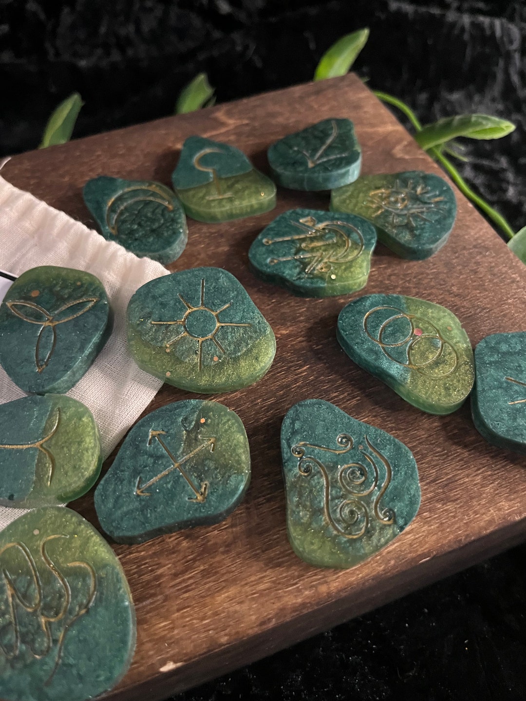Color Engraved Witch Rune Stones Resin Runes for Divination Altar Tools ...
