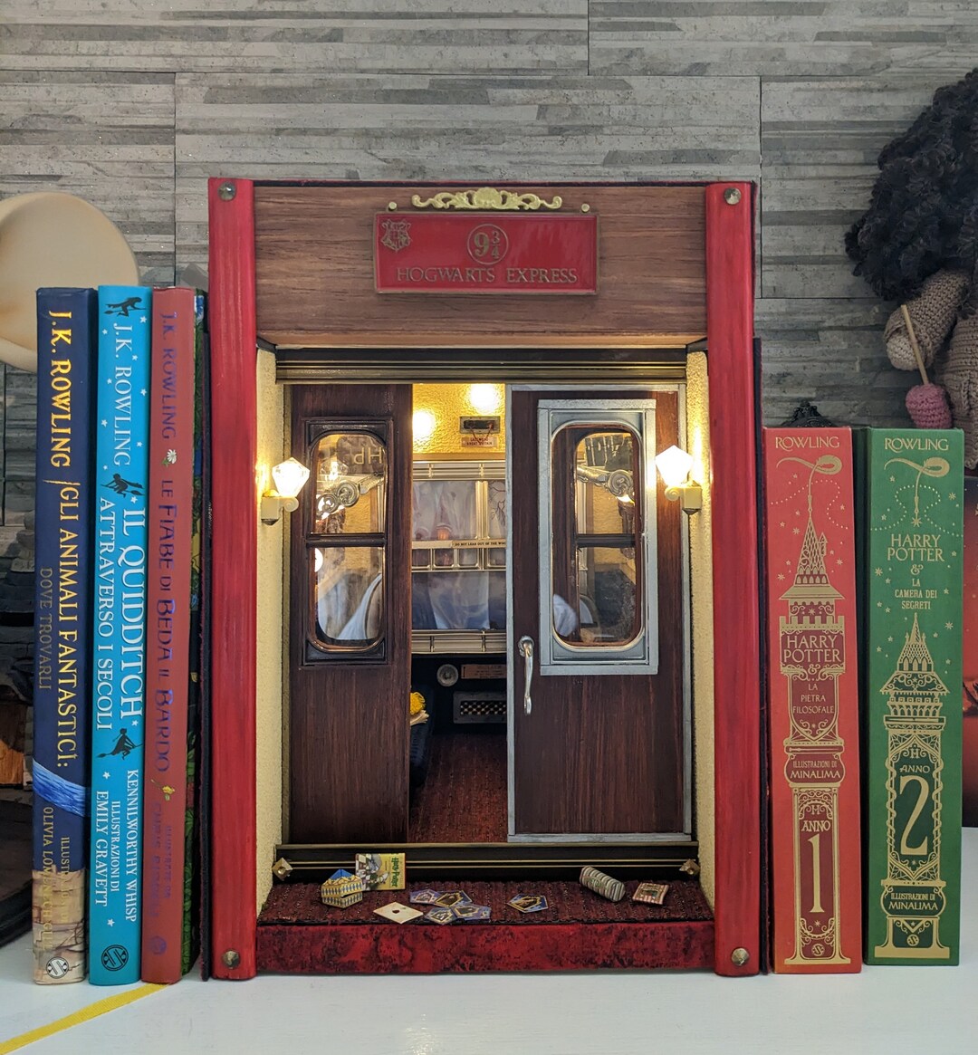 Hogwarts Express Book Nook - Etsy